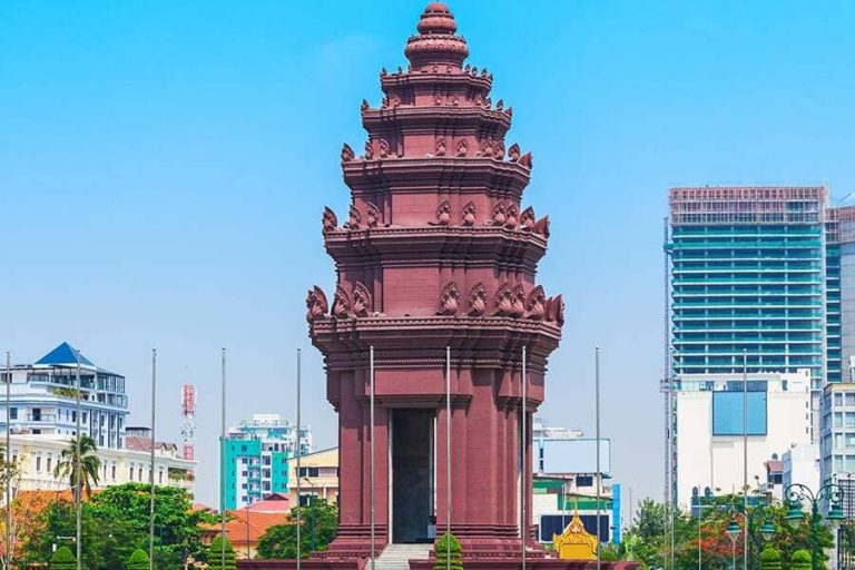 Independence Monument - An Iconic Structure In Phnom Penh Commemorating ...
